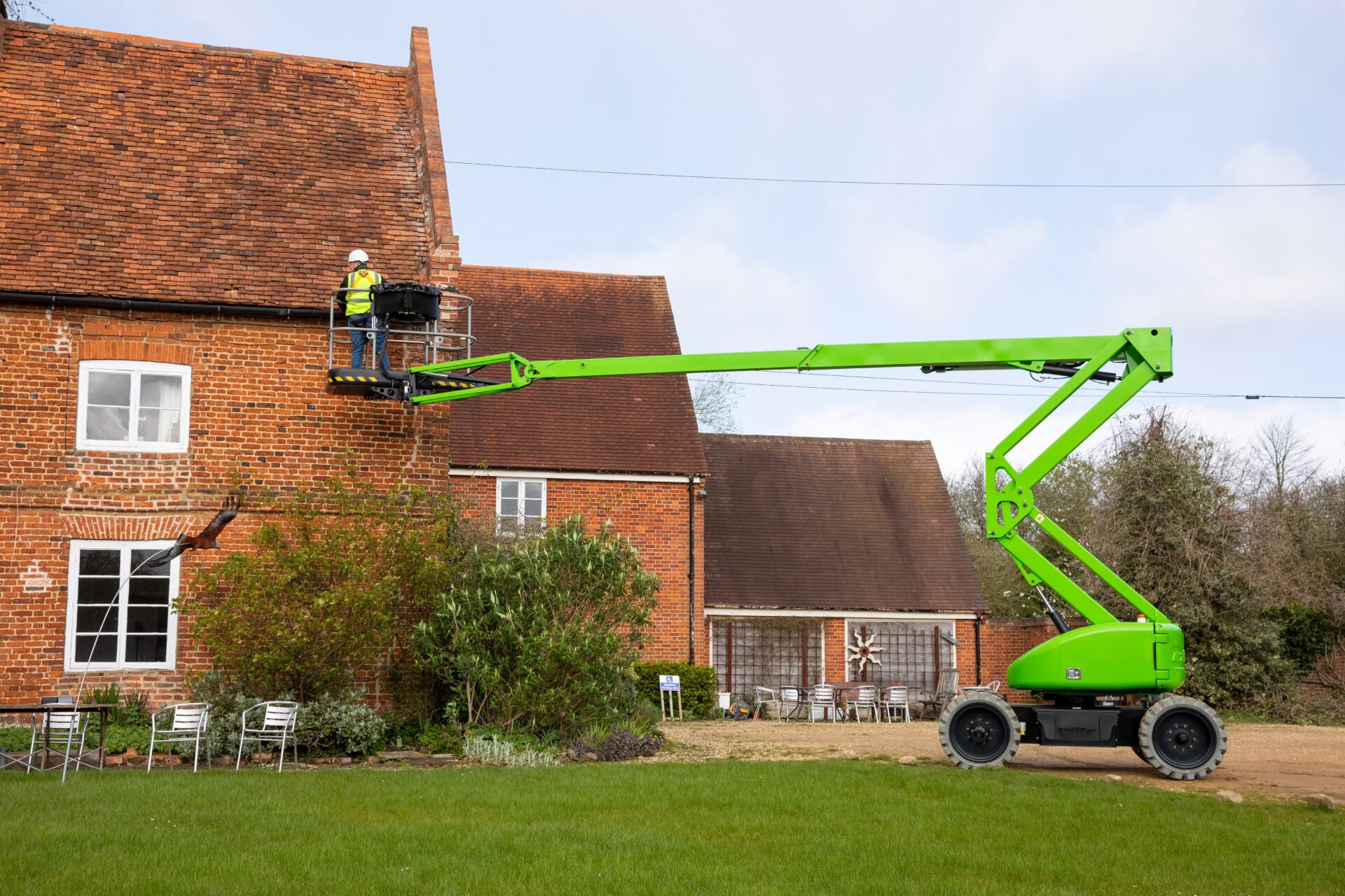 HR15 Electric Self Propelled Boom Lift for Sale in NZ: NiftyLift